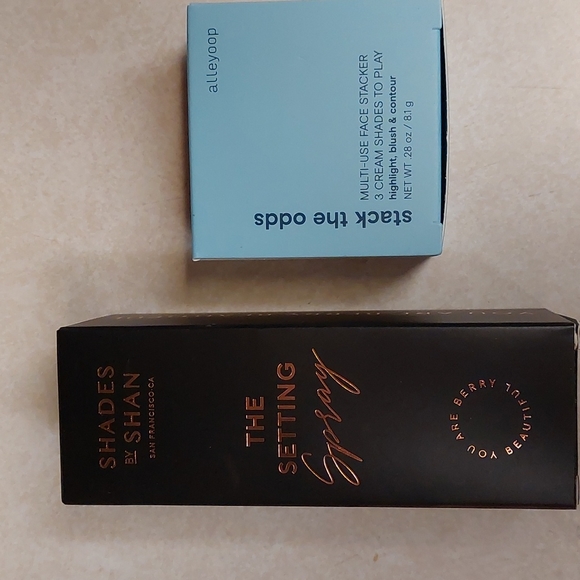 Makeup | Setting Spray And Stacked Highlight Blush And Contour | Poshmark